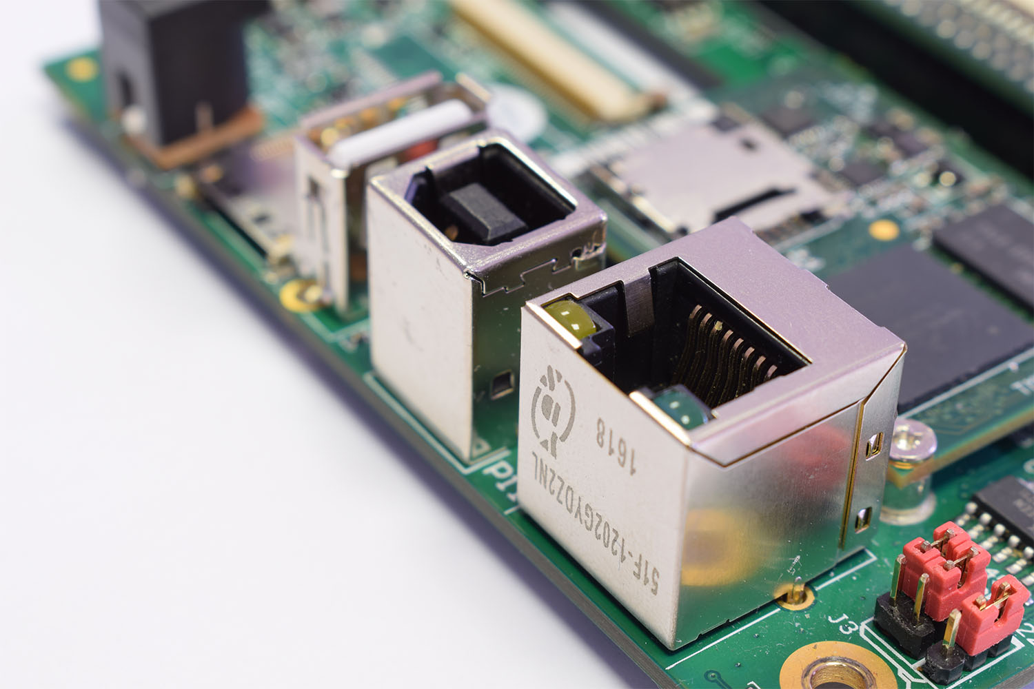 Beta - Low-Cost Embedded Touch Screen HMI | Blue Chip Technology